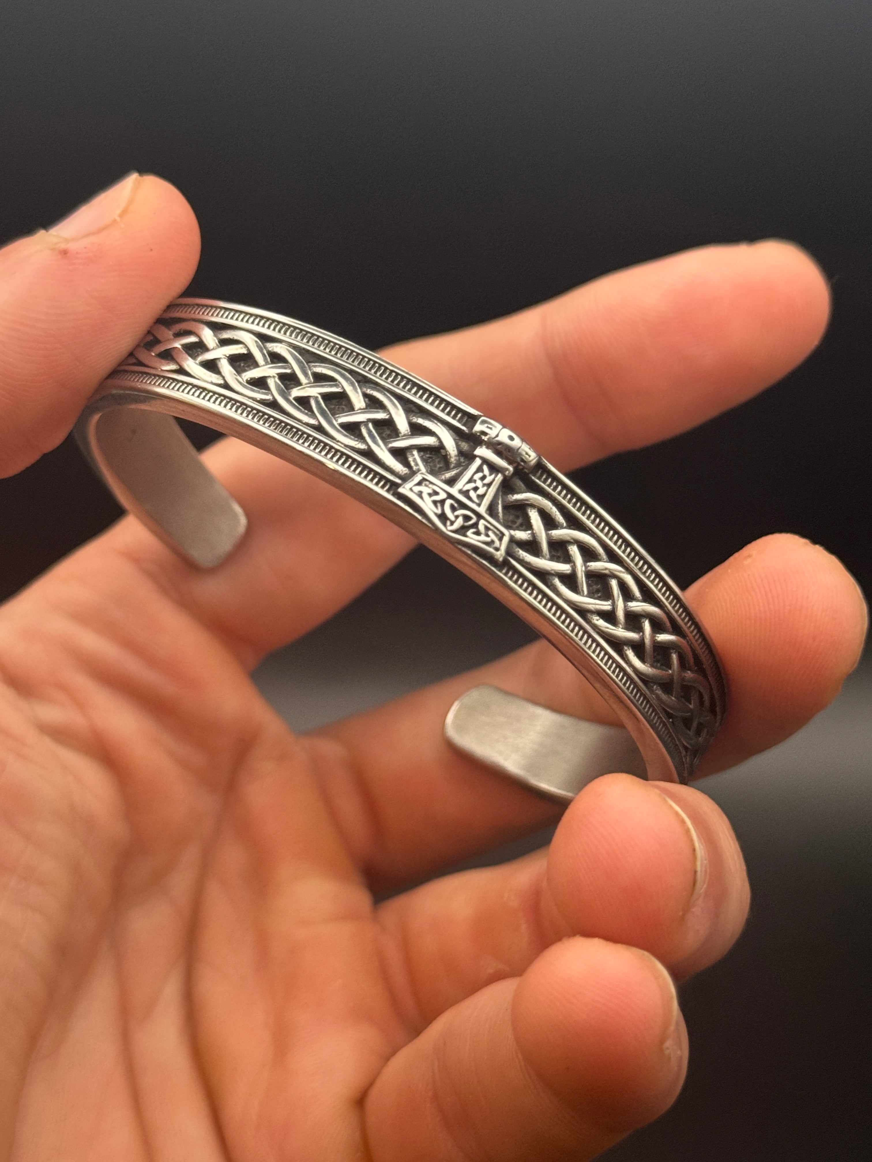 Mjolnir Bracelet – Modern Viking Lifestyle